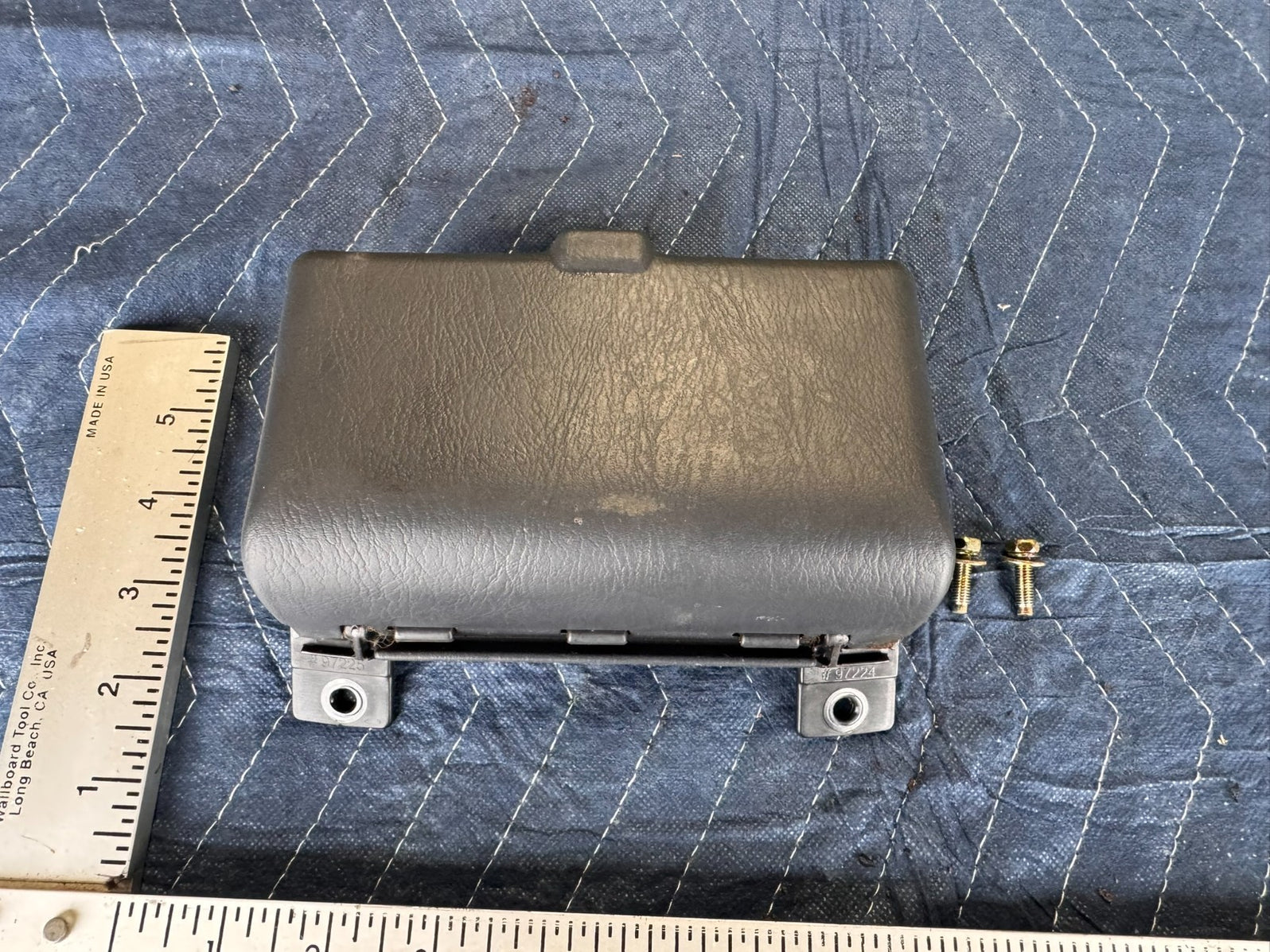 1998-2000 Toyota RAV4 Front Cupholder Set w/ Mounting Bolts OEM #2299C ...